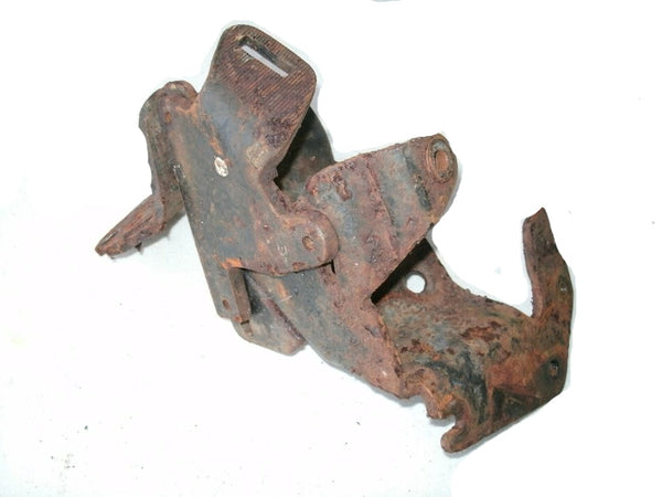 CONV TOP PIVOT BRACKET ,RIGHT 71-75 B-BODY & 76 ELDO, – Chicago Muscle ...