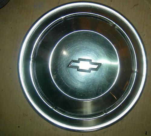 HUB CAP ,DOG DISH 68-70 CHEVY USED EACH – Chicago Muscle Car Parts , Inc.